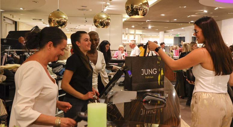 Modehaus Jung Late Night Shopping Extravaganza - News Augsburg, Allgäu und Ulm | TRENDYone