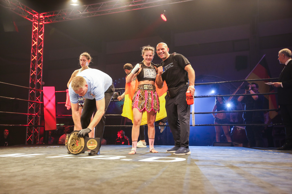 IKBF Europameisterschaft K1 - Cheyenne "Pepper" Hanson vs. Teodora ...